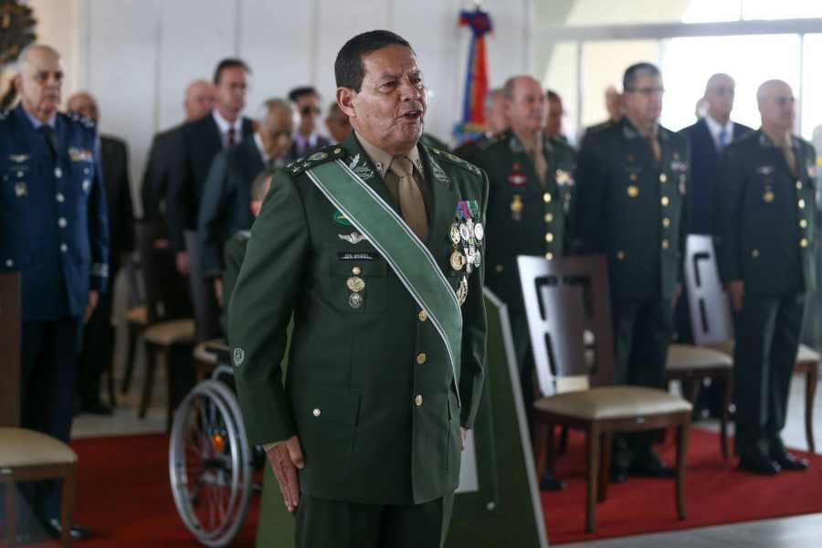 CHAPA MILITAR: capitão Jair Bolsonaro indica como vice o general de ...